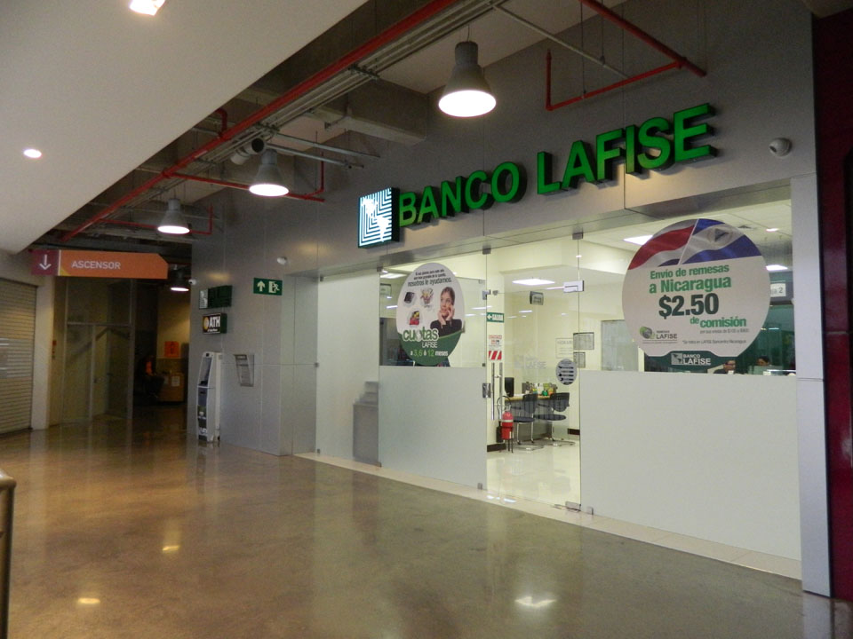 Banco Lafise – Totem Constructora