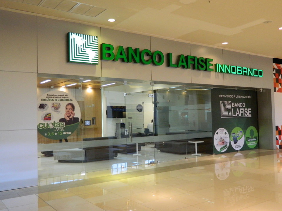 Banco Lafise – Totem Constructora